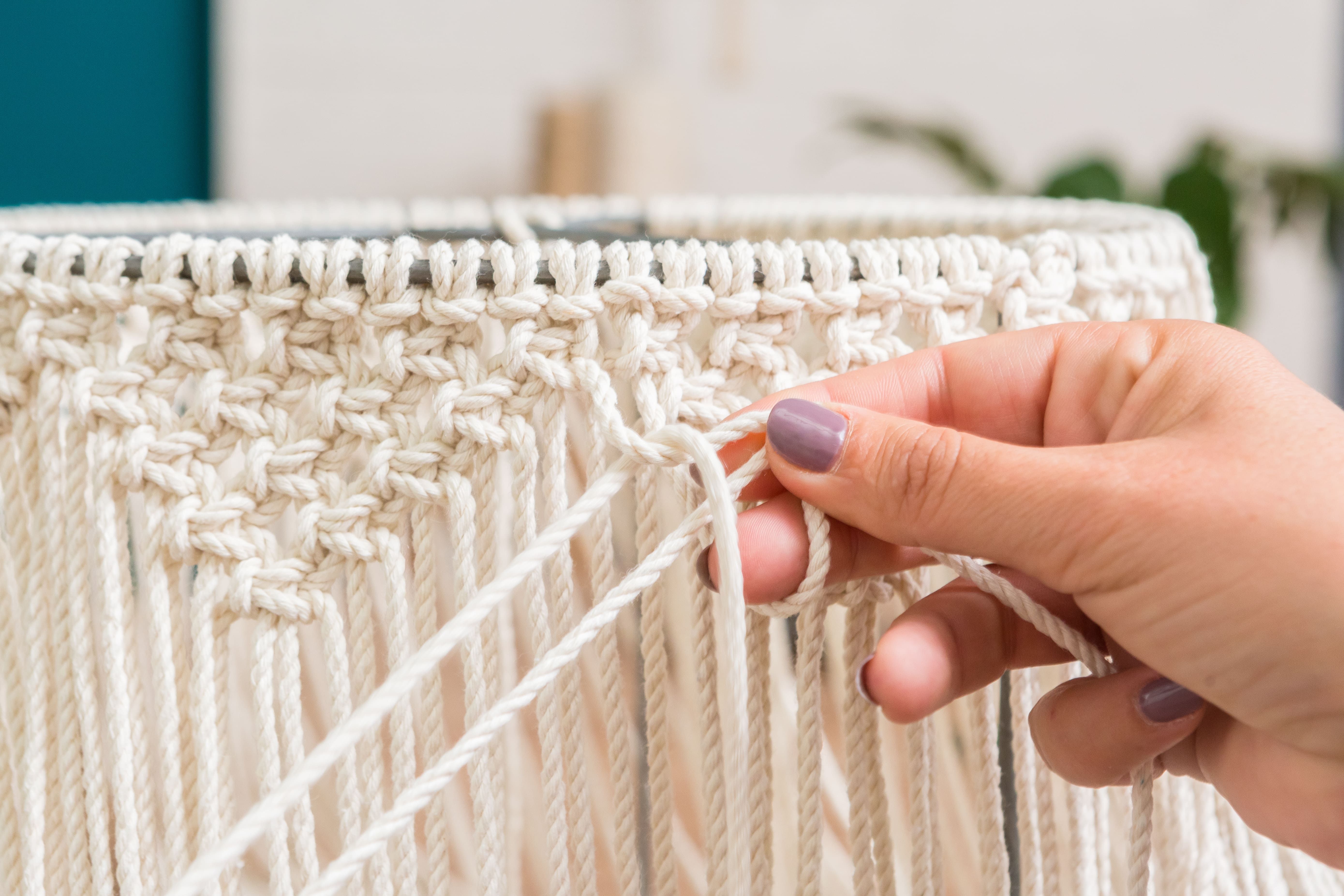 PDF gratis: guía con 7 nudos básicos de macramé | Domestika